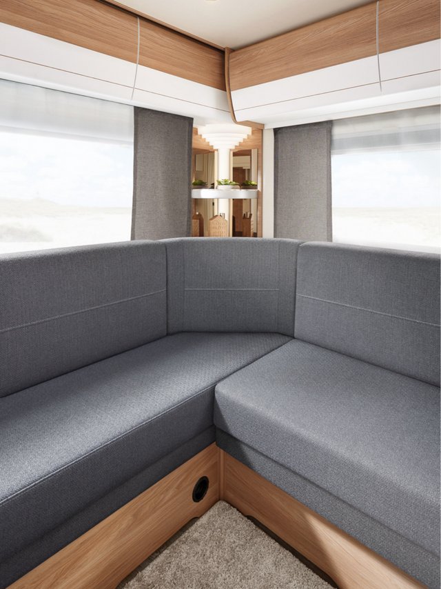 De Luxe 440 SF - Hobby Caravan